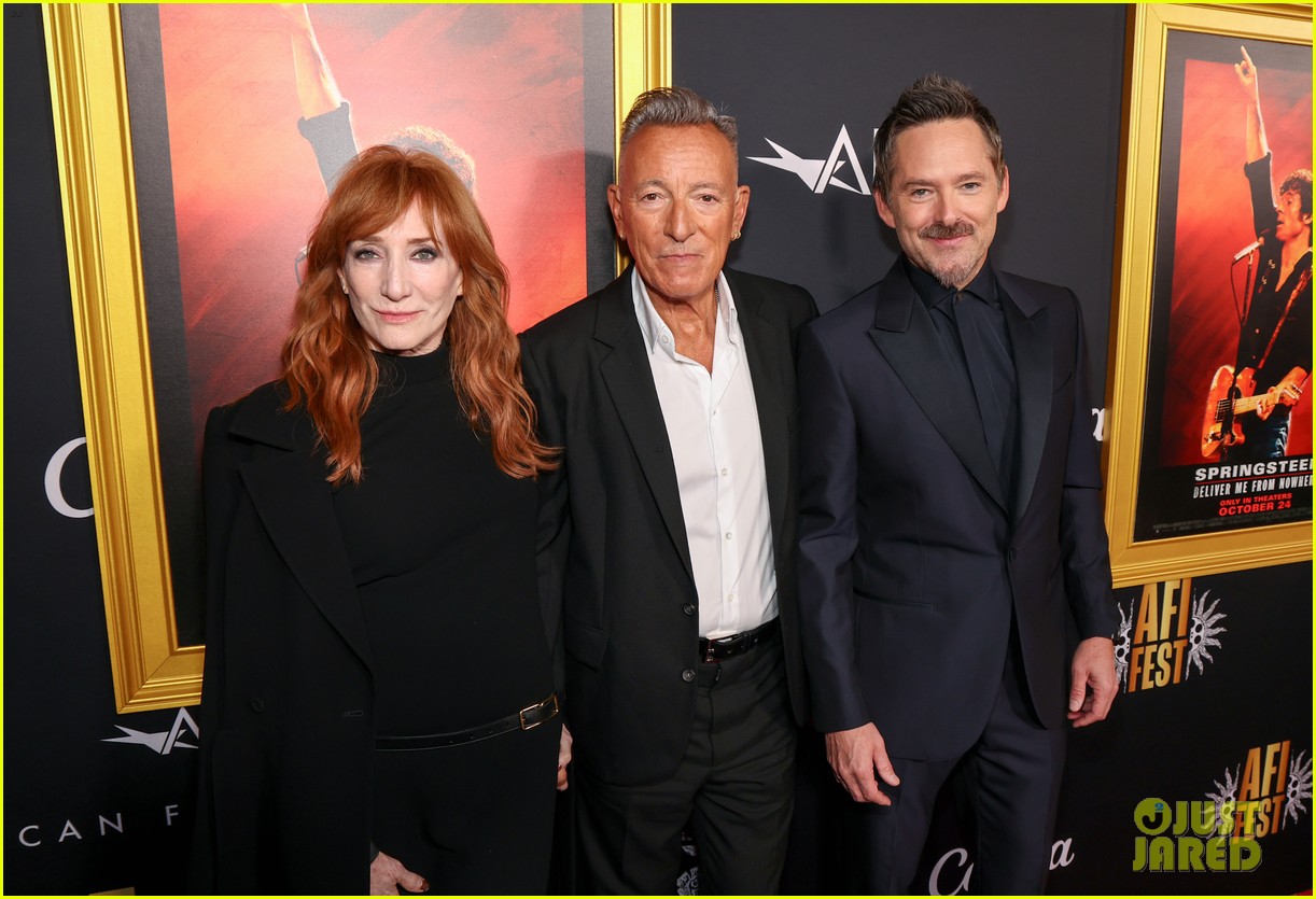 Jeremy Allen White Joins Bruce Springsteen & Wife Patti Scialfa at ...