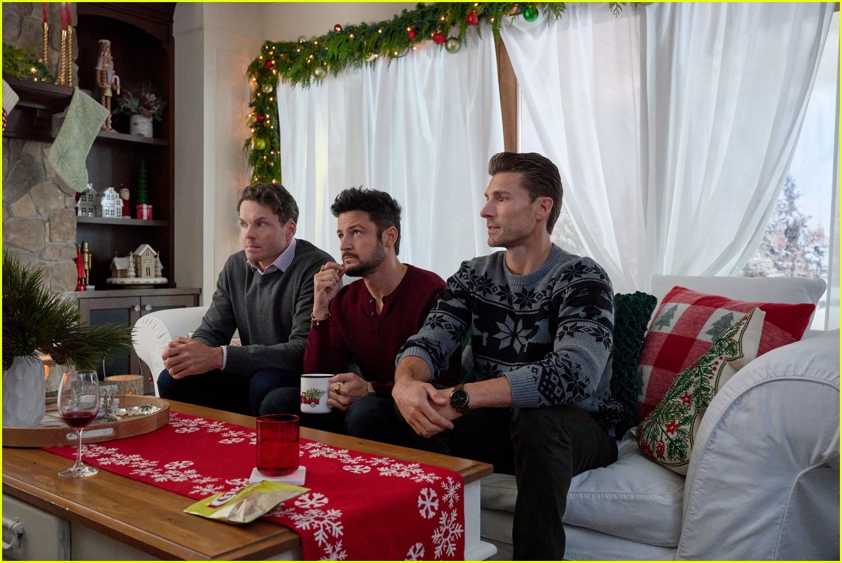 Hallmark Channel Shares New 'Three Wisest Men' Photos Featuring Tyler ...
