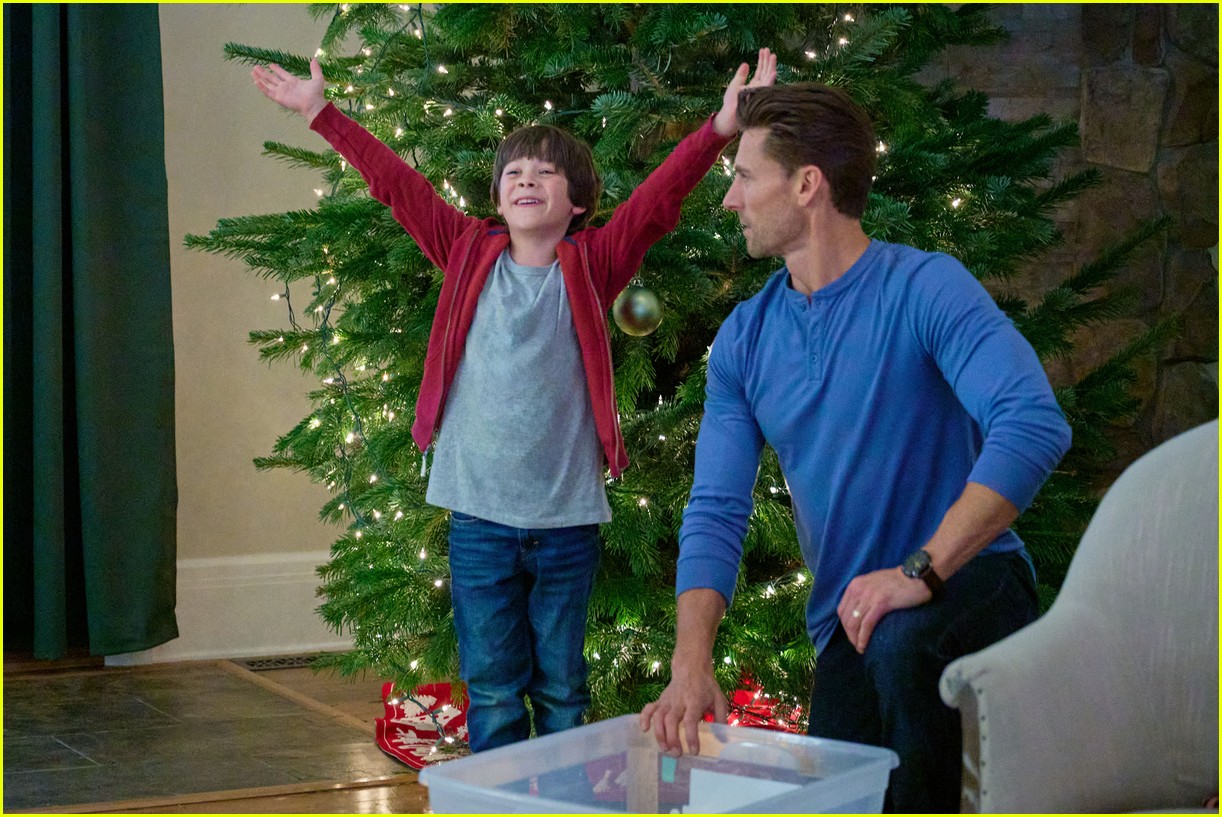 Hallmark Channel Shares New 'Three Wisest Men' Photos Featuring Tyler Hynes, Paul Campbell ...