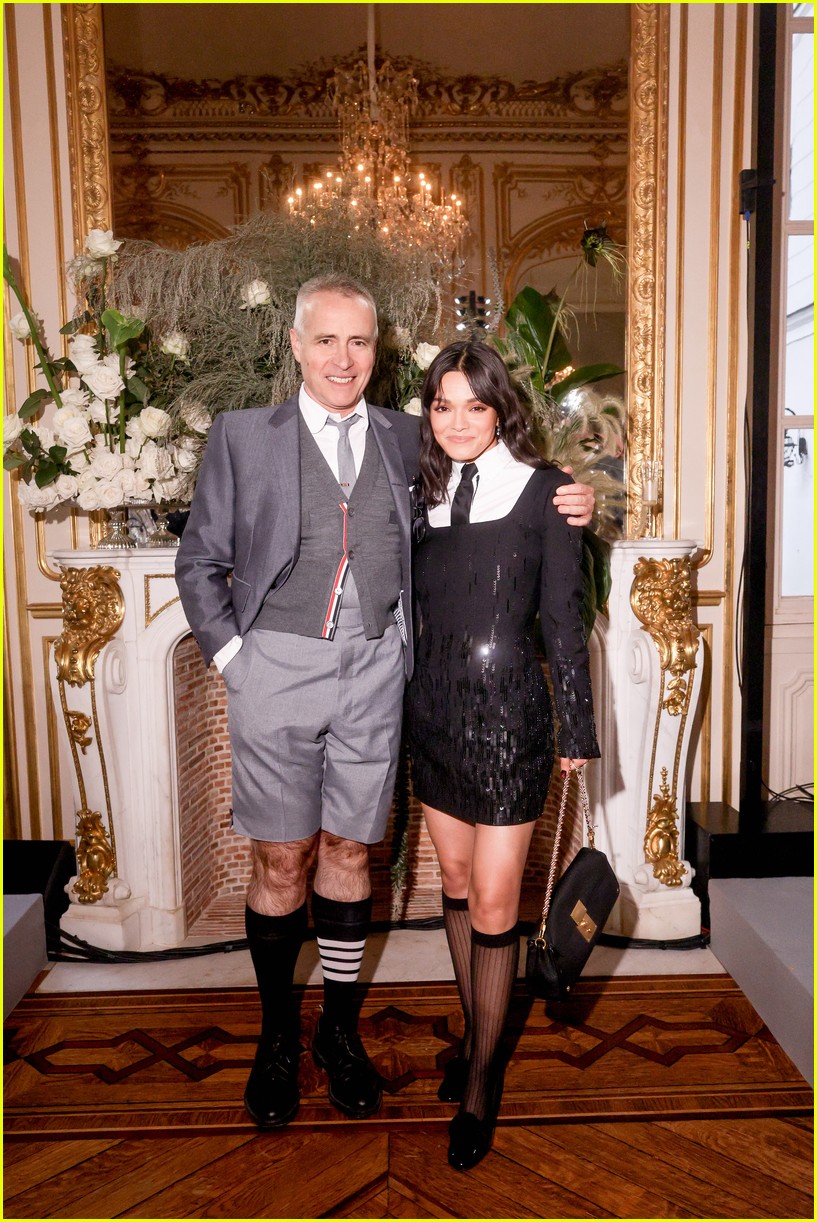 Rachel Zegler Sits Front Row Next to Anna Wintour for Her Favorite ...