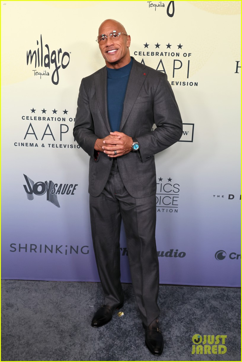 Dwayne Johnson Presents Lucy Liu With the Trailblazer Award at the ...