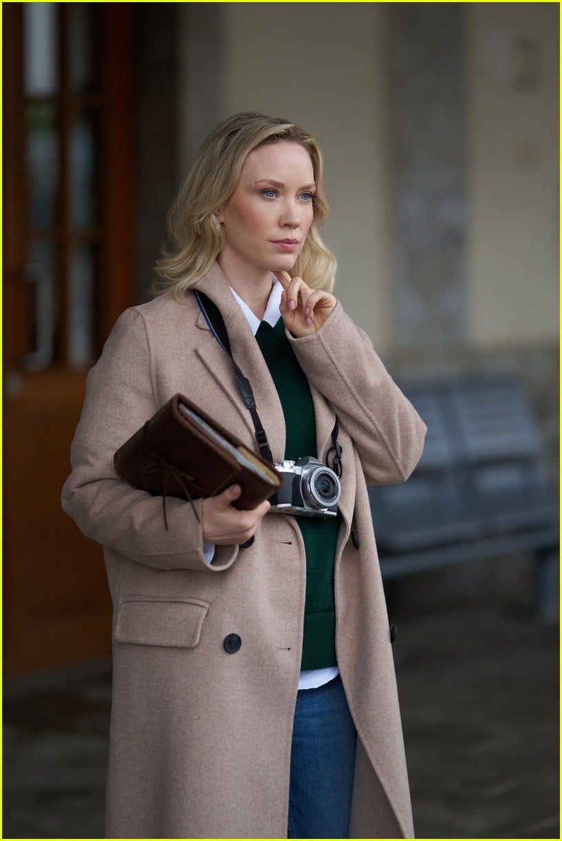 Ashley Williams & Laci J. Mailey Play Sisters in Hallmark's New 'An Alpine Holiday' Movie ...