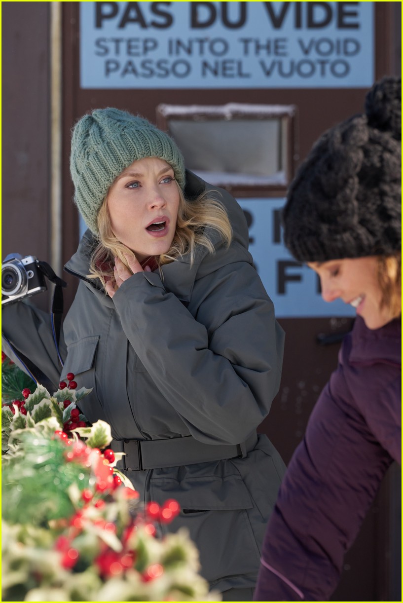 Ashley Williams & Laci J. Mailey Play Sisters in Hallmark's New 'An Alpine Holiday' Movie ...