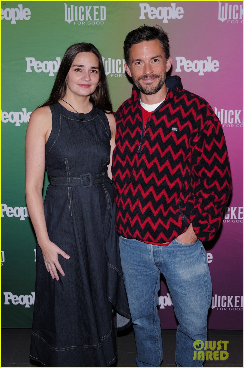 Ariana Grande & Jonathan Bailey Step Out for Separate 'Wicked: For Good ...