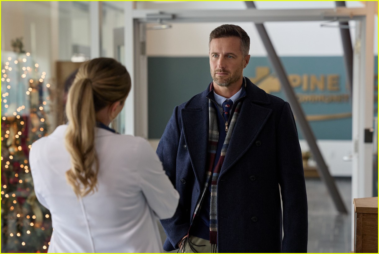 Rachel Boston & Brendan Penny Made Hallmark's 'More the Merrier' After ...