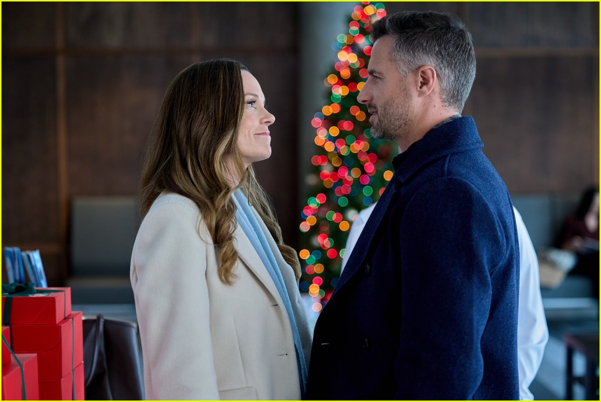 Rachel Boston & Brendan Penny Made Hallmark's 'More the Merrier' After ...
