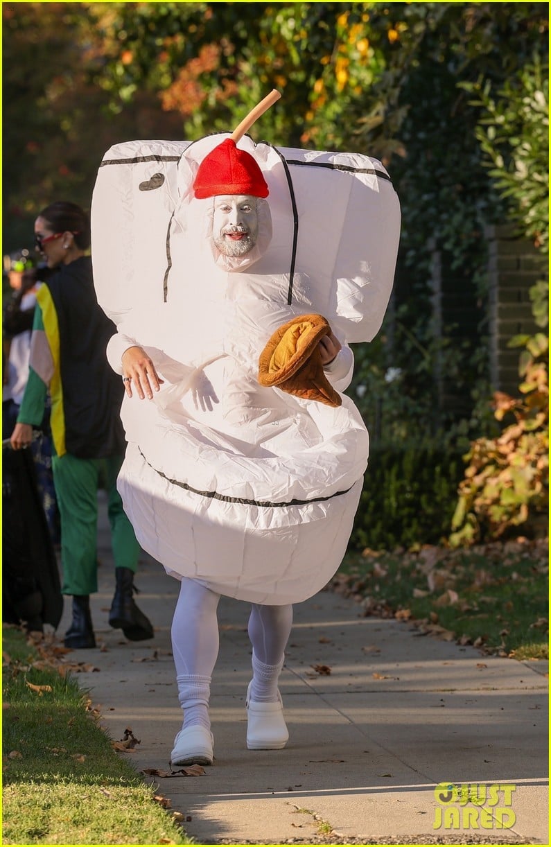 Macaulay Culkin Dresses As a Giant Toilet & Wife Brenda Song Goes as ...