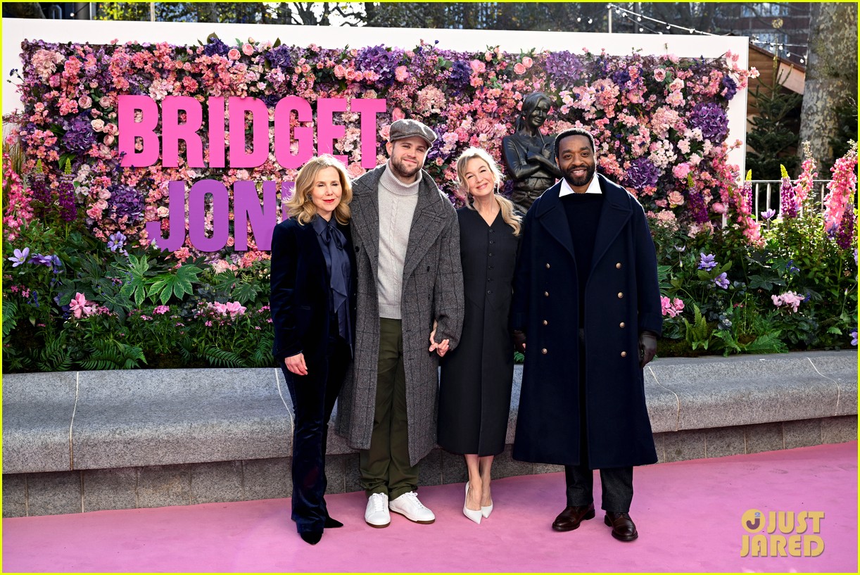 Renee Zellweger Unveils a 'Bridget Jones' Statue in London's Leicester ...
