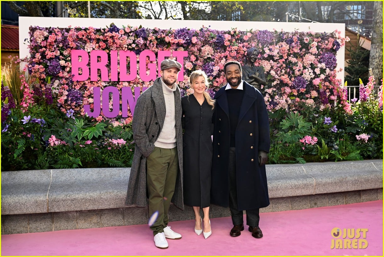 Renee Zellweger Unveils a 'Bridget Jones' Statue in London's Leicester ...
