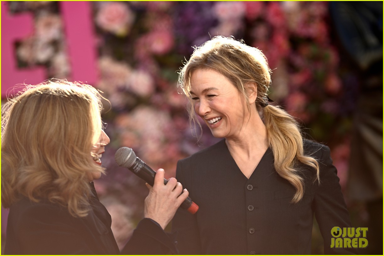 Renee Zellweger Unveils a 'Bridger Jones' Statue in London's Leicester ...