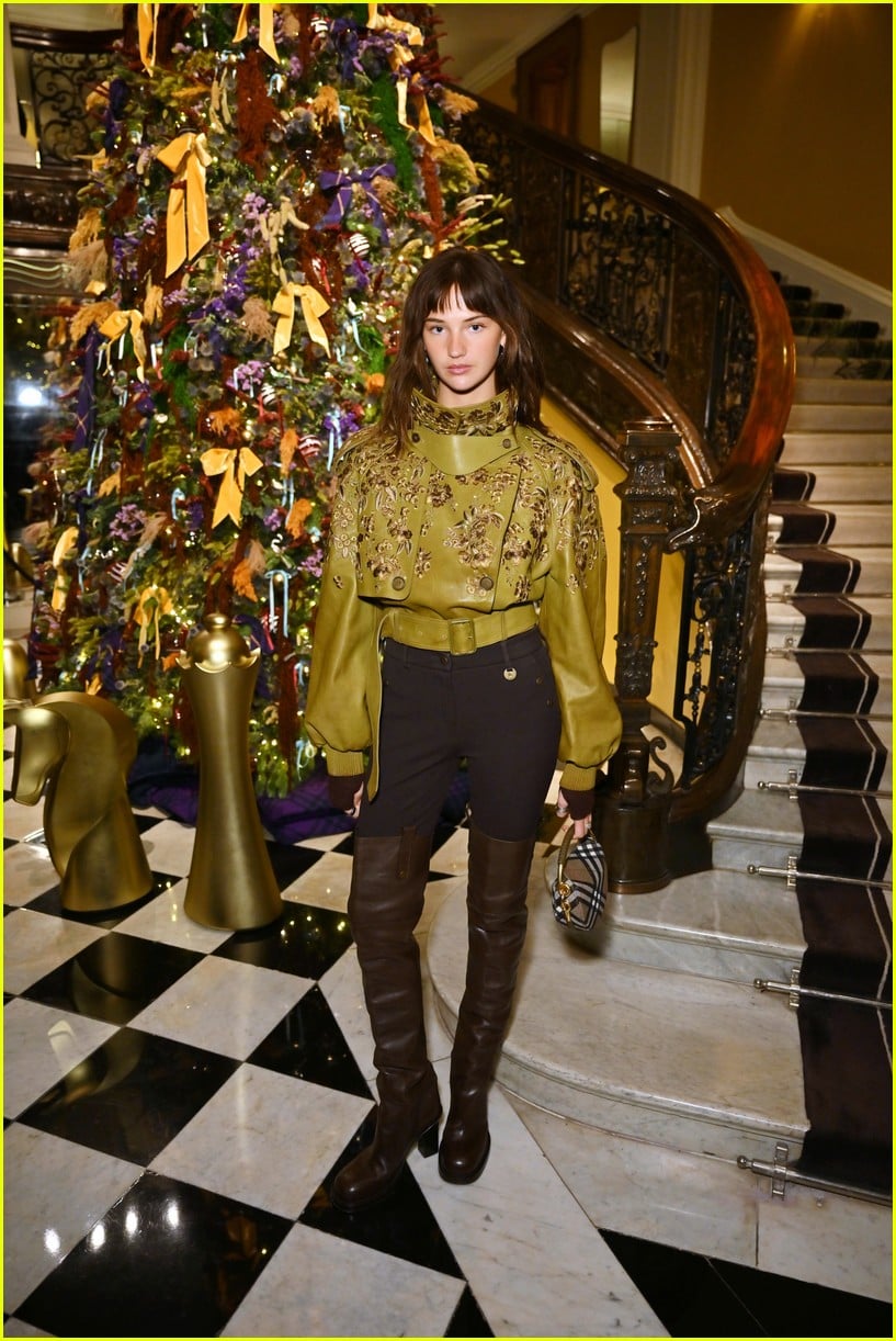 Burberry Kicks Off Holiday Season with Star-Studded London Event to ...
