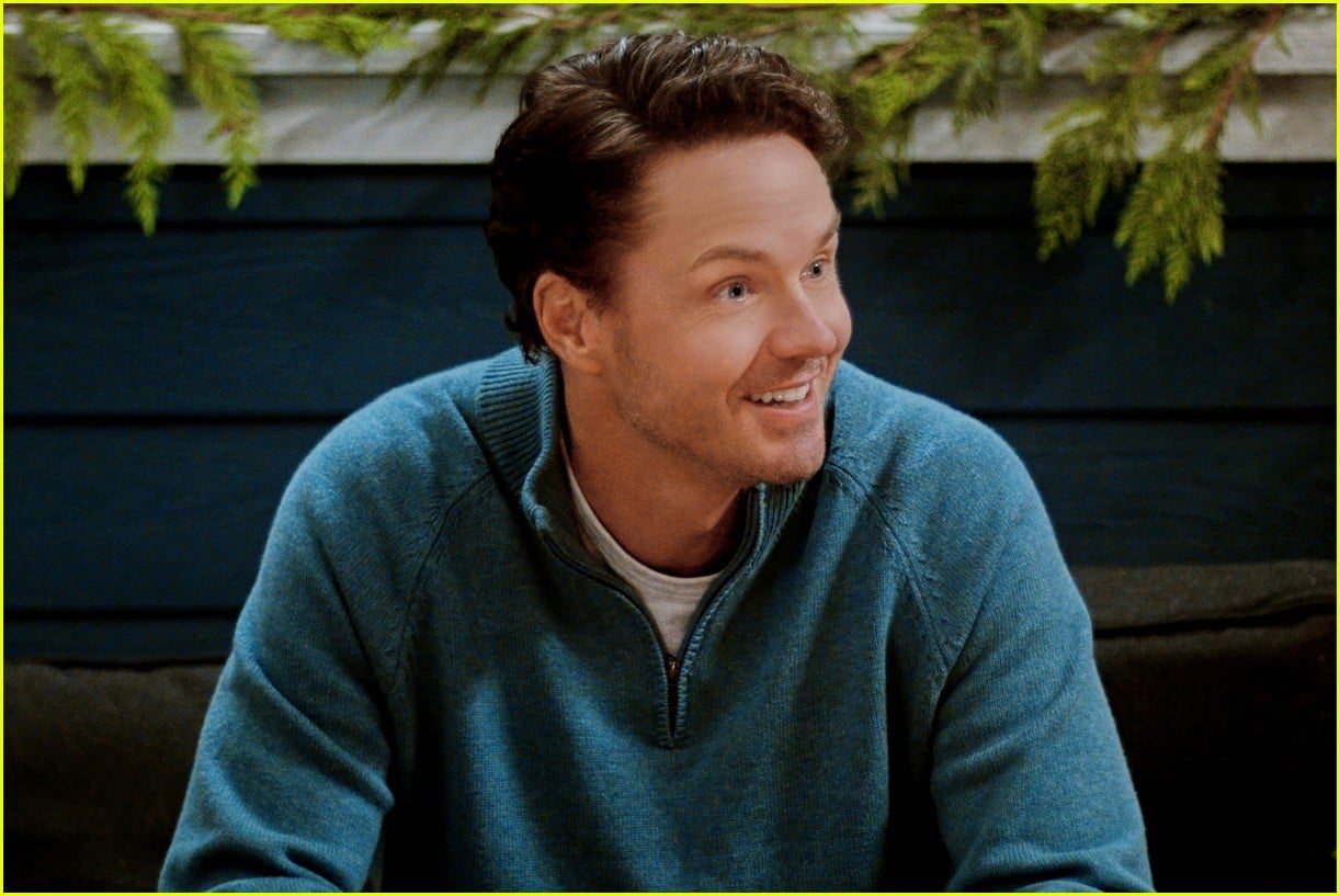 Erin Cahill & Paul Campbell Bonded with 15 Cats In-Between Takes on 'Christmas at the Catnip ...