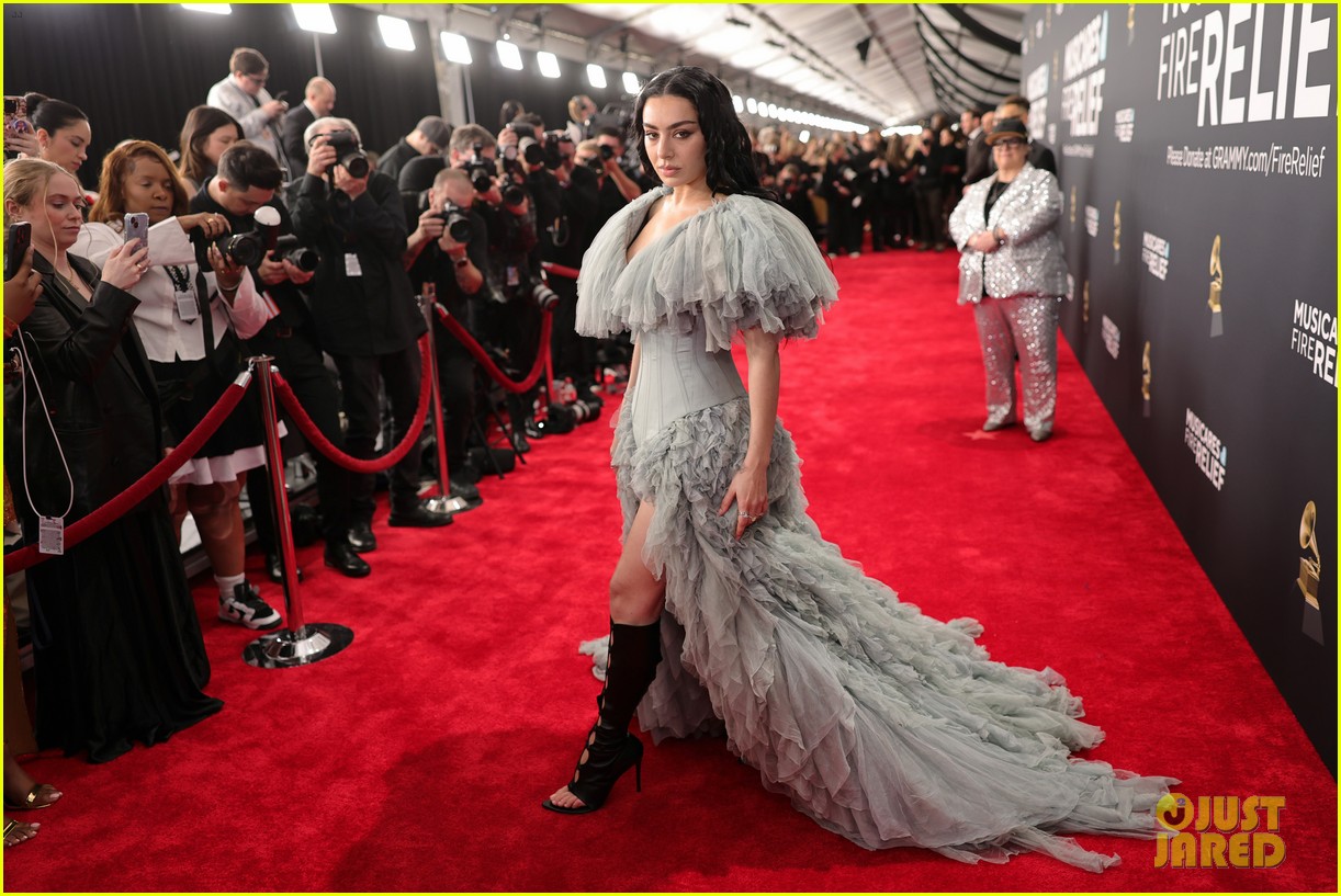 'House' Lyrics: Watch the Video for Charli xcx's 'Wuthering Heights ...