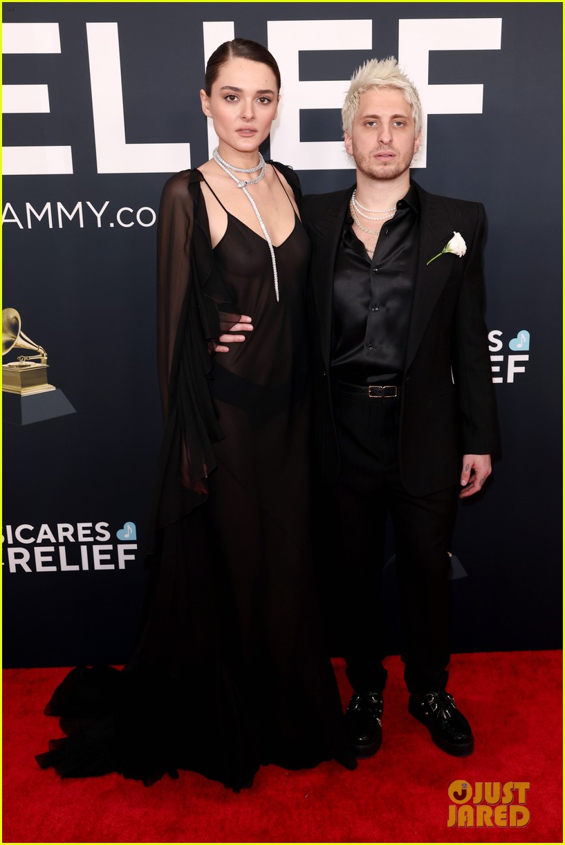 Singer Charlotte Lawrence Gets Engaged to Producer Beau Andrew Watt ...