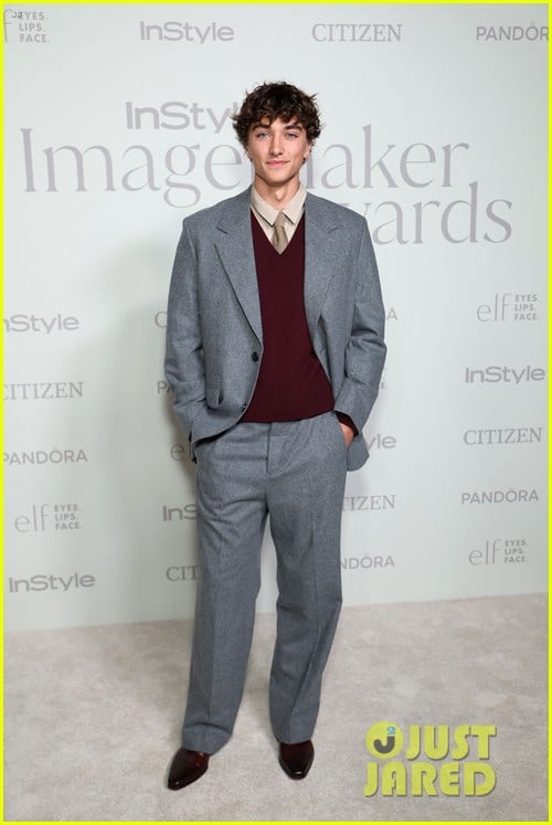 Madelaine Petsch & Gavin Casalegno to Star in YA Romance 'Chasing Red ...