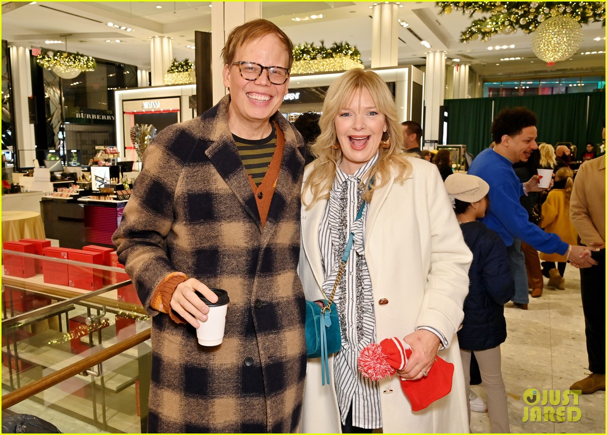 Jessica Chastain & More Stars Attend Macy's Parade to Celebrate ...