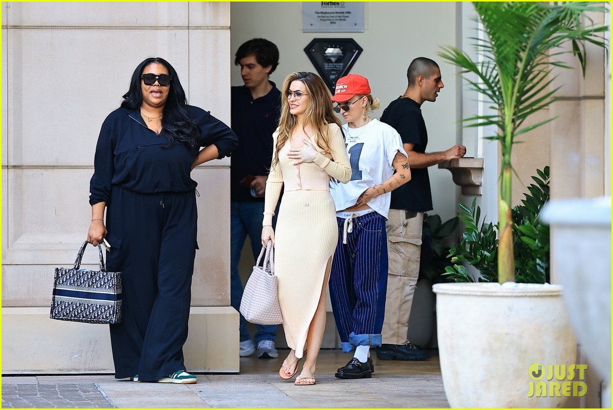 Chrishell Stause Steps Out For Lunch With Spouse G Flip After 'Selling ...