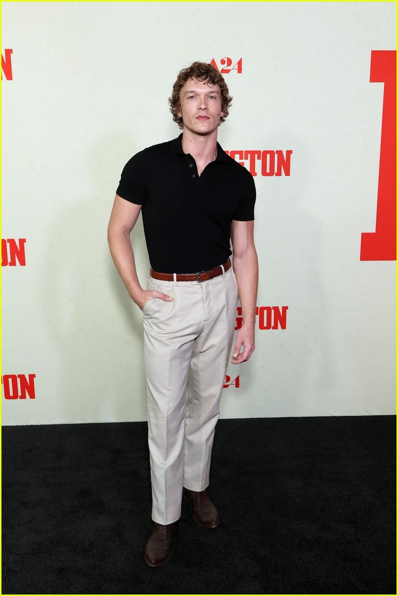 Connor Storrie Talks Fake Russian Accent for Ilya in 'Heated Rivalry ...