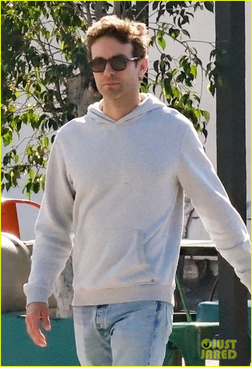 Chace Crawford & Girlfriend Kelsey Merritt Hold Hands on Breakfast Date ...