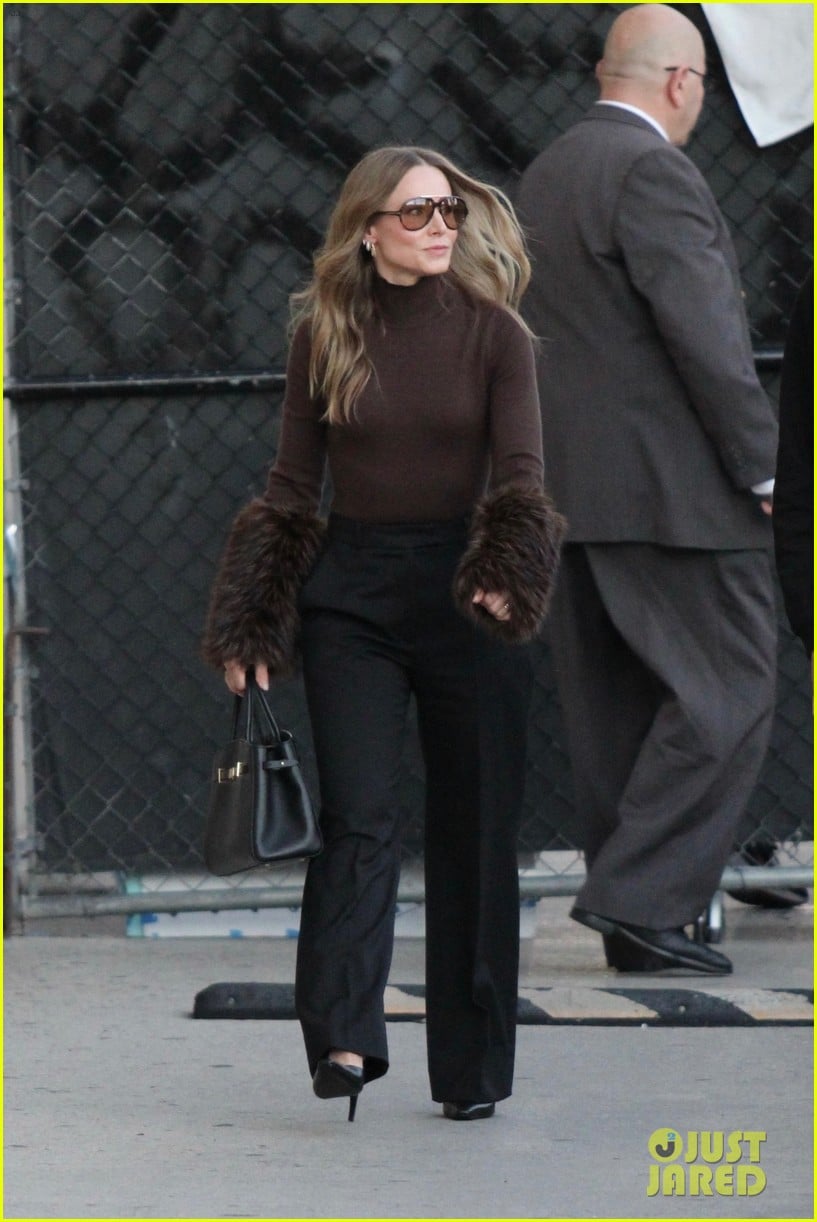 Dax Shepard Bares Buff Arms While Arriving at 'Kimmel' with Wife ...