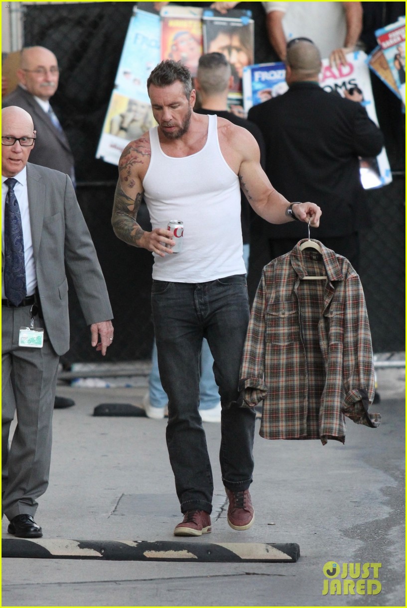 Dax Shepard Bares Buff Arms While Arriving at 'Kimmel' with Wife ...
