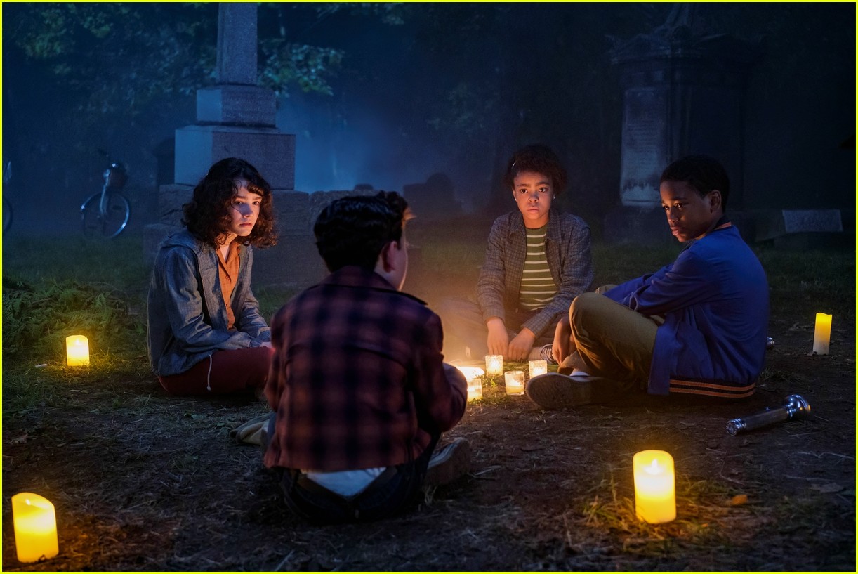 'It: Welcome to Derry' Episode 3 Stills Tease a Graveyard Séance: Photo 5232464 | Photos | Just ...