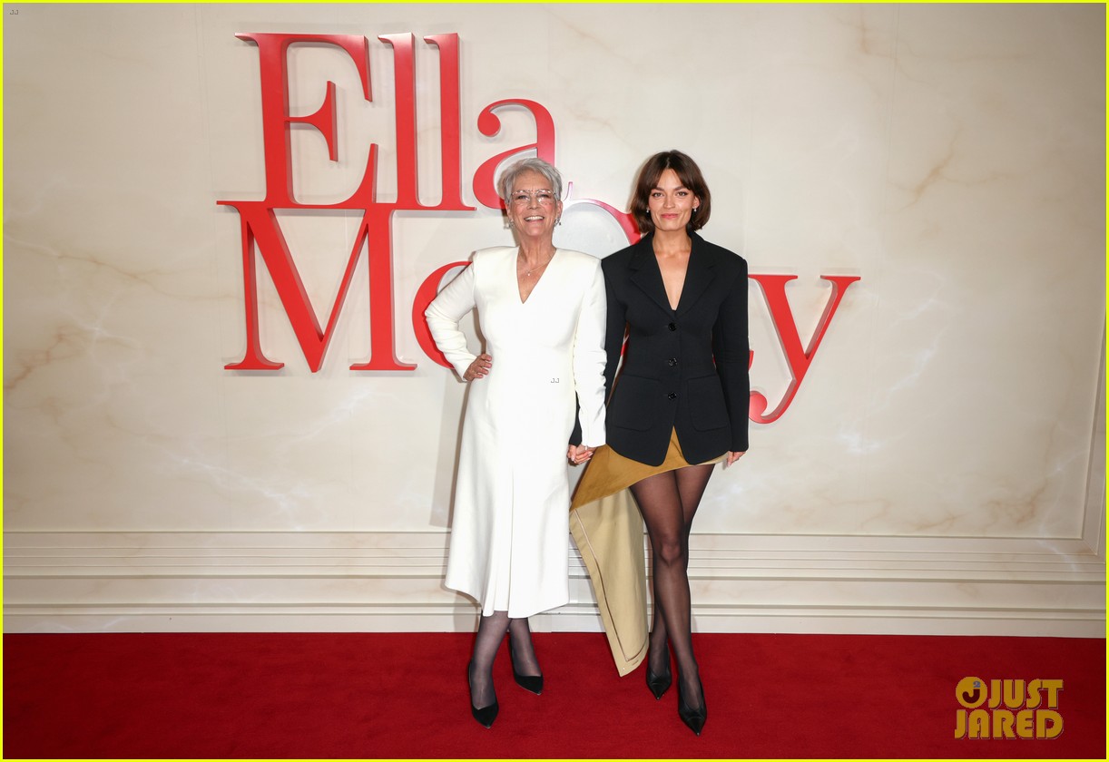 Emma Mackey & Jamie Lee Curtis Hold Hands at 'Ella McCay' Premiere in ...