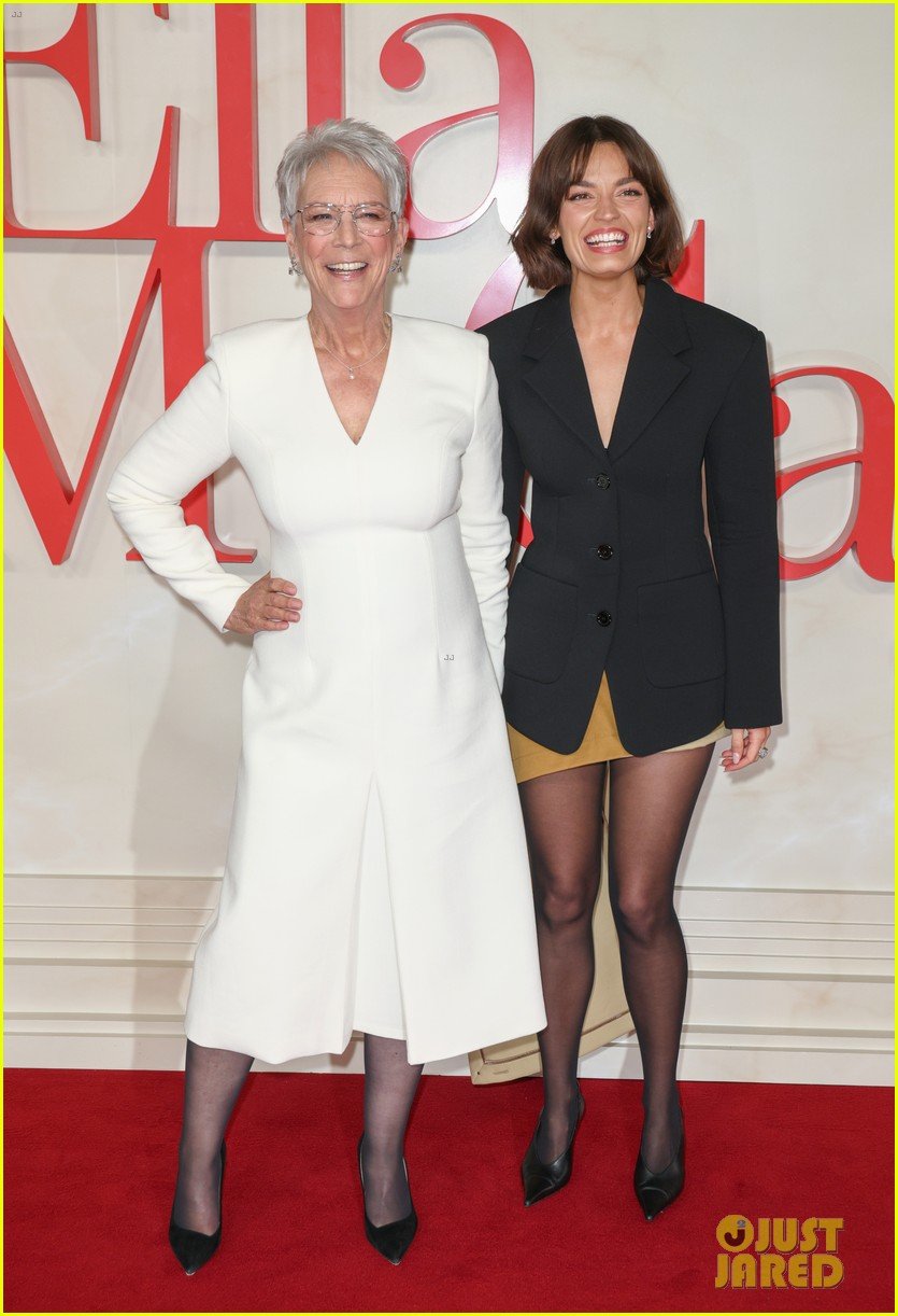 Emma Mackey & Jamie Lee Curtis Hold Hands at 'Ella McCay' Premiere in ...