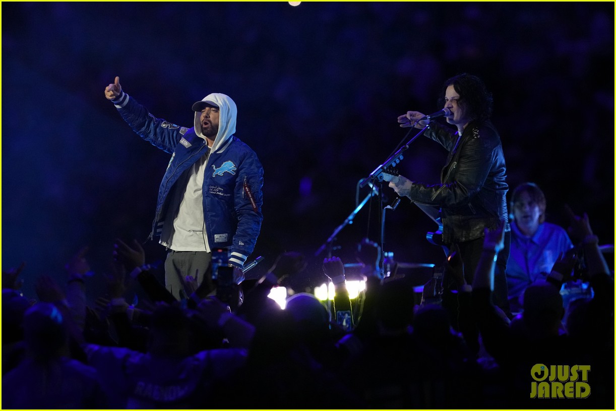 Eminem's Grandson Watches Him Perform at NFL Halftime Show on ...