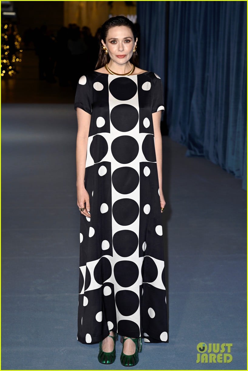 Elizabeth Olsen Goes Geometric in Black & White at 'Eternity' Premiere ...