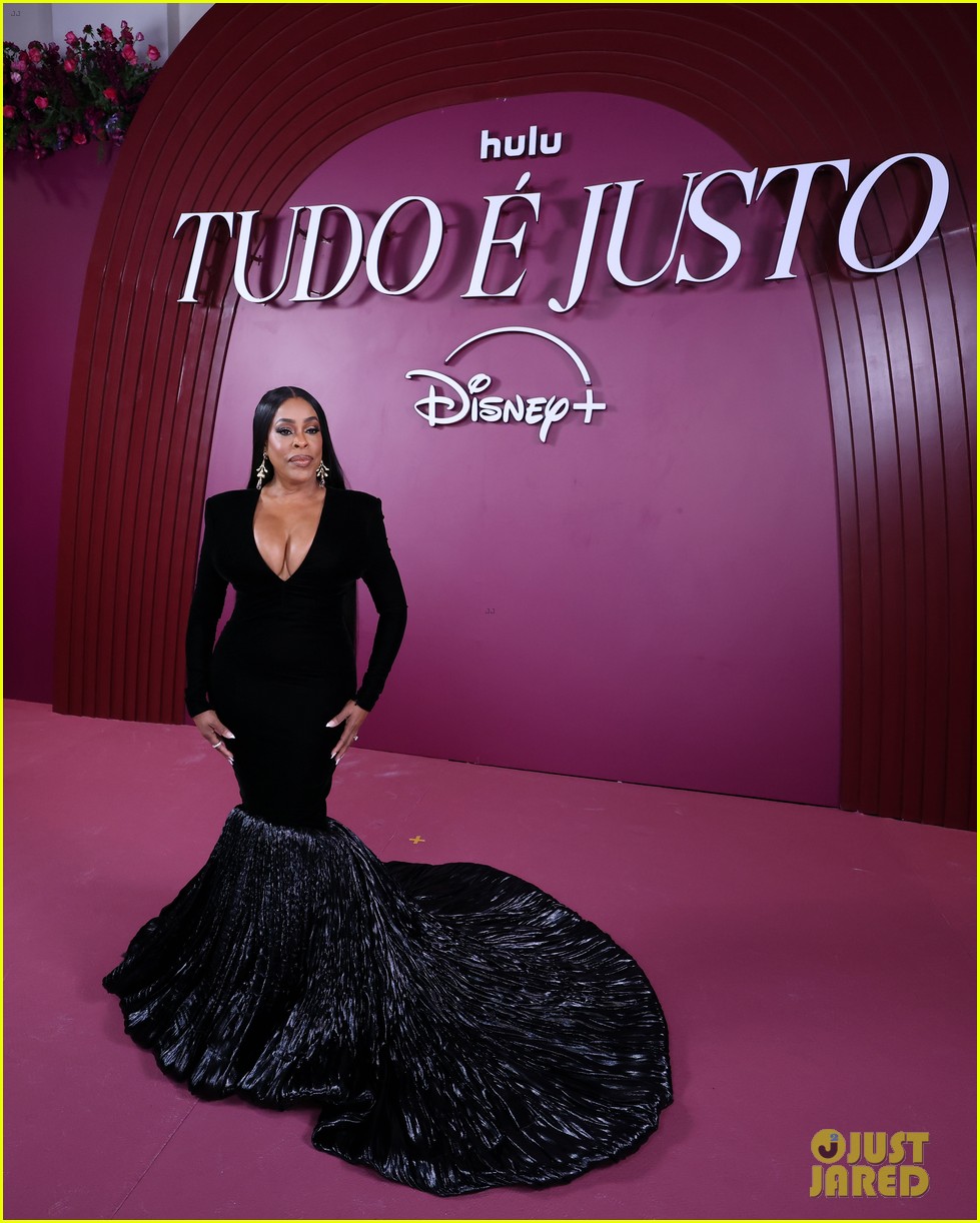 Kim Kardashian & 'All's Fair' Cast Bring the Show to Brazil Amid Strong Premiere Ratings: Photo ...