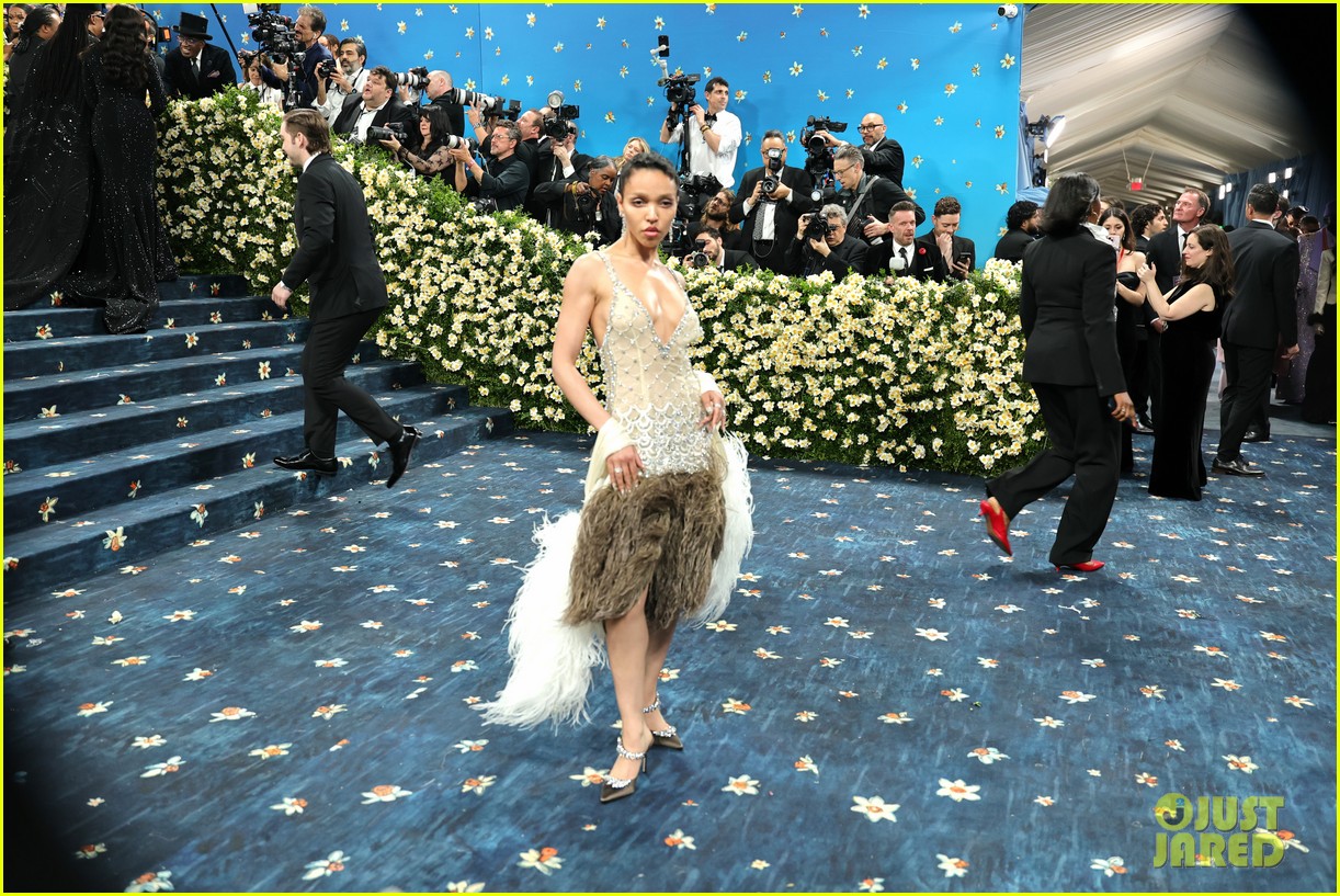 'Predictable Girl' Lyrics: FKA twigs Shares New Song From 'Eusexua ...