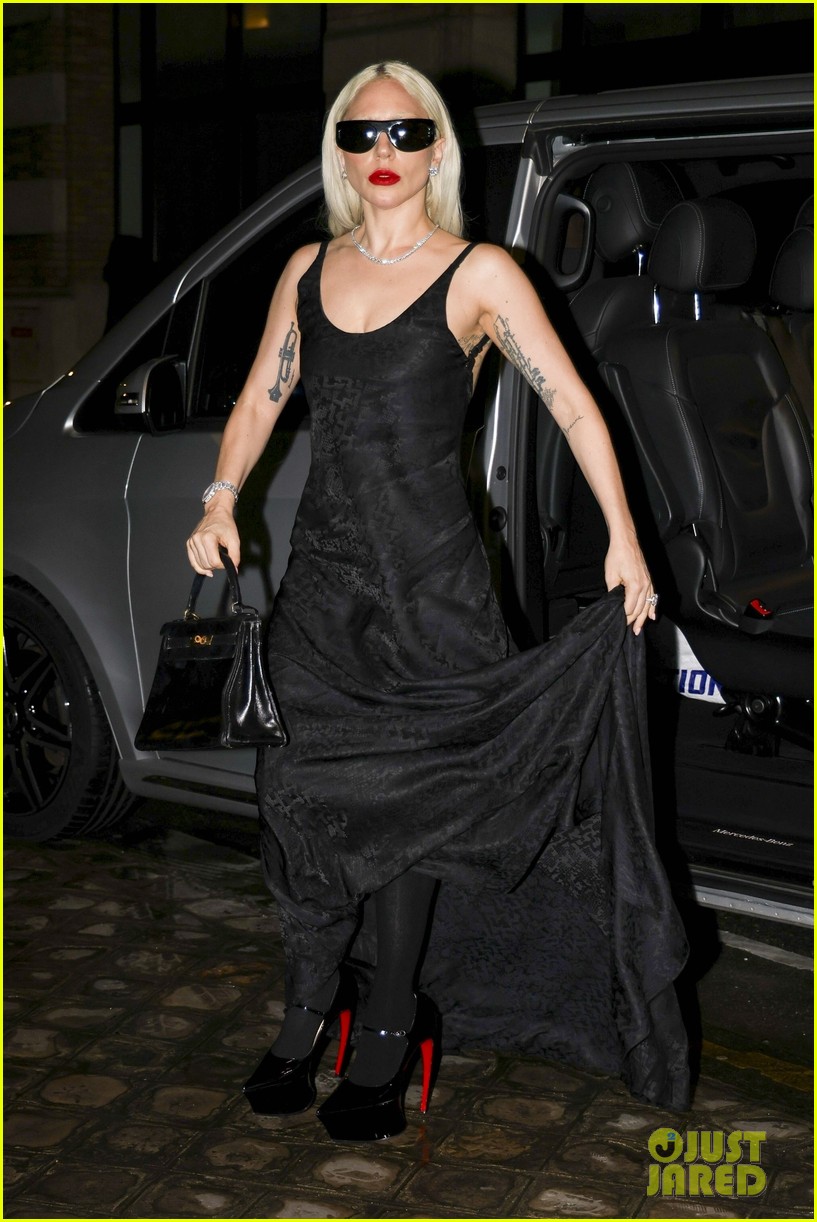 Lady Gaga Admits She Laughed at 'Unhinged' Criticism of 'Joker: Folie a ...