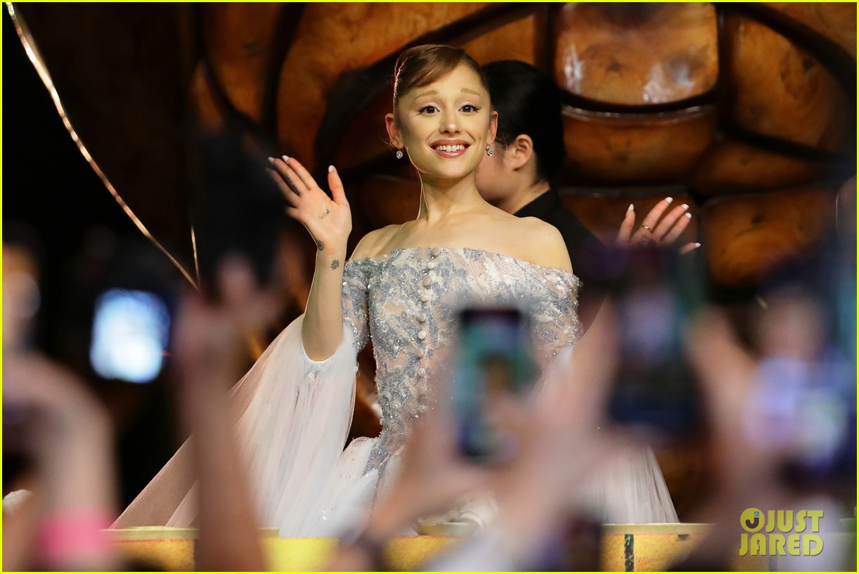 Ariana Grande Tests Positive for COVID-19 Following 'Wicked: For Good ...