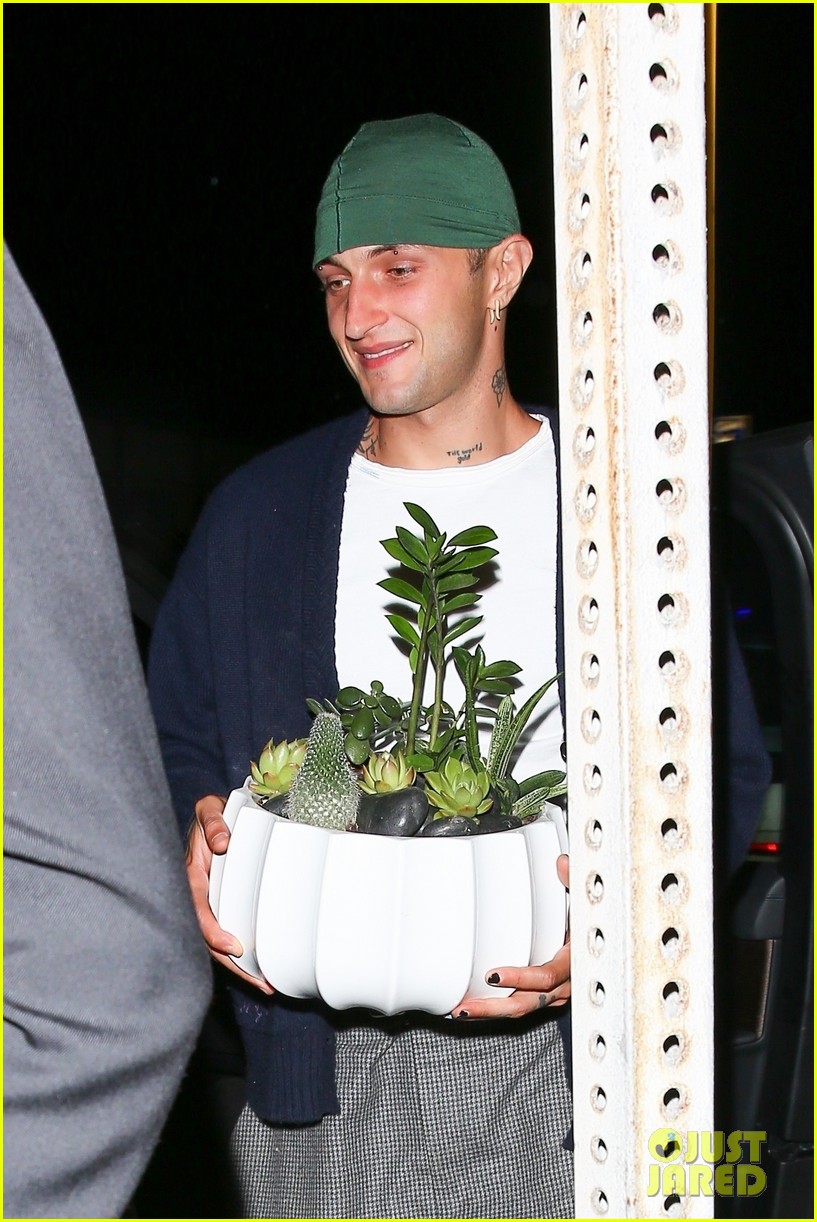 Gigi Hadid & Brother Anwar Step Out to Celebrate Dad Mohamed Hadid's ...