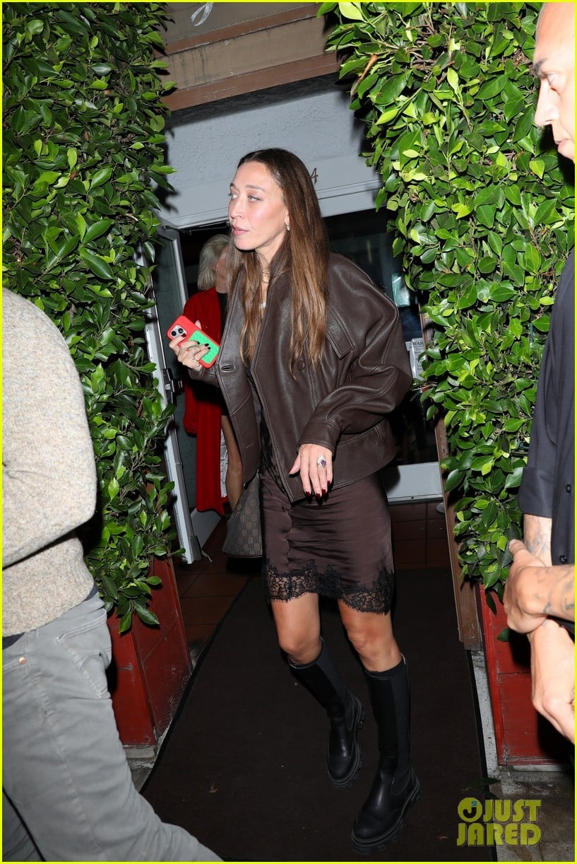 Gigi Hadid & Brother Anwar Step Out to Celebrate Dad Mohamed Hadid's ...