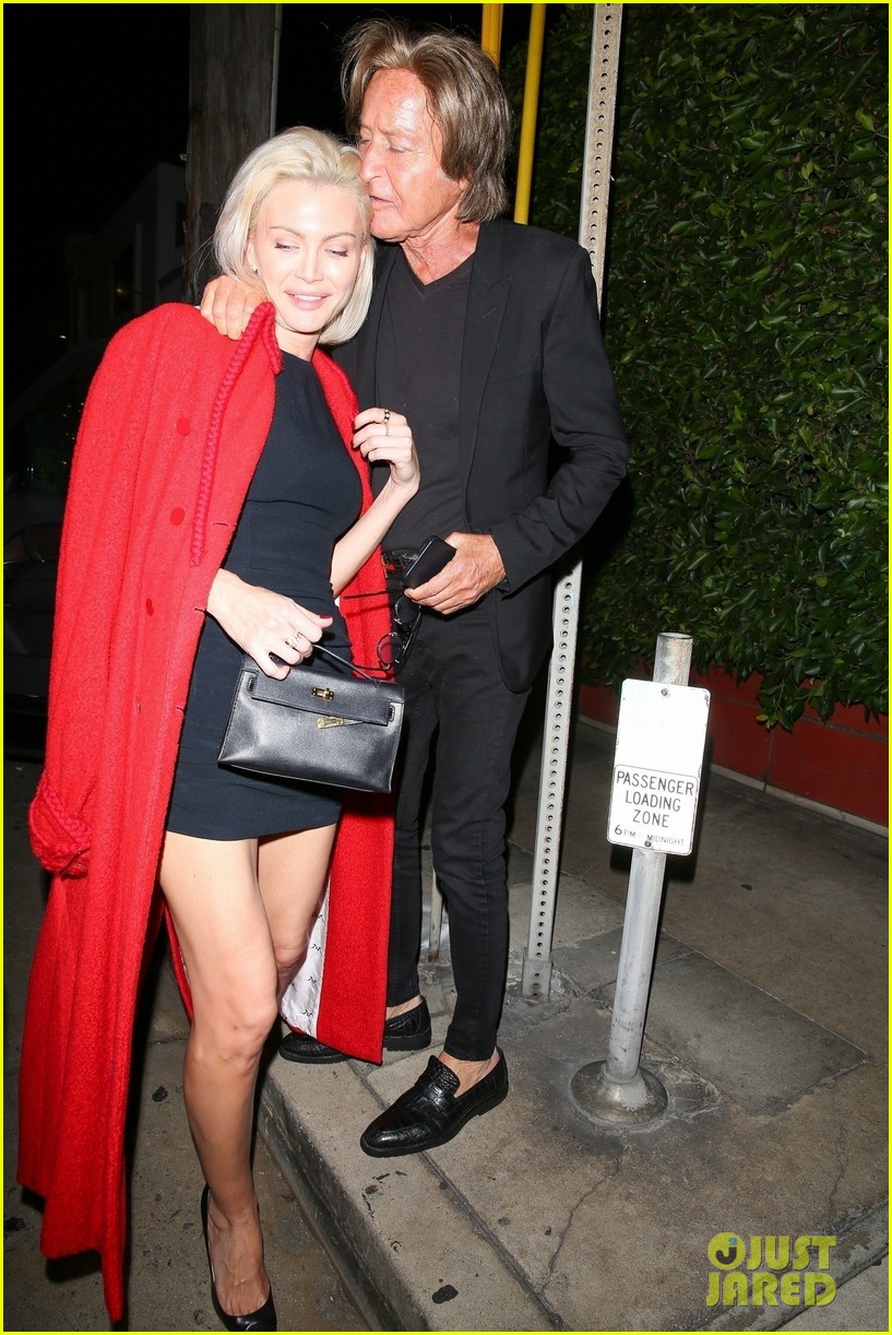 Gigi Hadid & Brother Anwar Step Out to Celebrate Dad Mohamed Hadid's ...