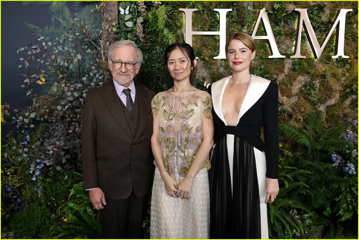 Jessie Buckley Attends 'Hamnet' L.A. Premiere with Joe Alwyn, Director ...