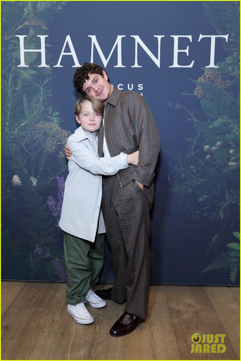 Paul Mescal & Jessie Buckley Step Out for 'Hamnet' Screening in NYC ...