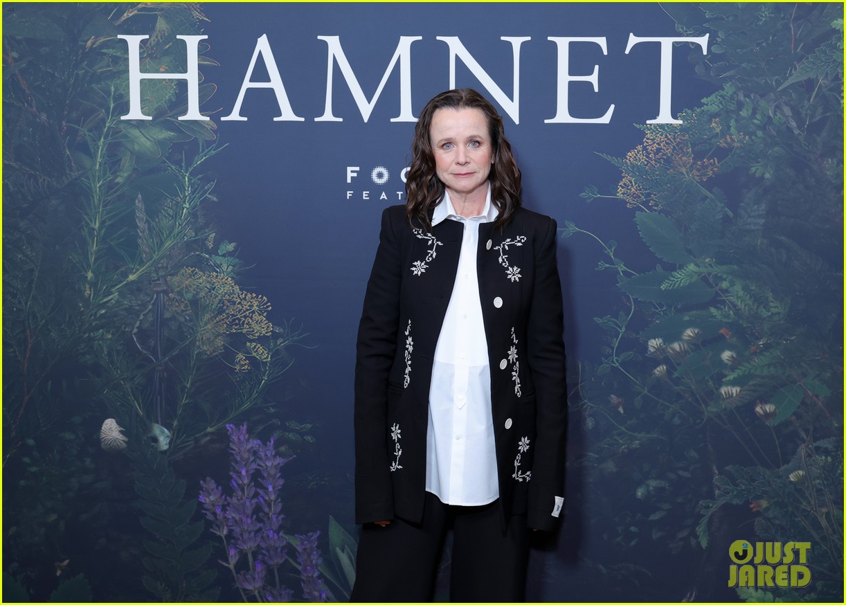 Paul Mescal & Jessie Buckley Step Out for 'Hamnet' Screening in NYC ...