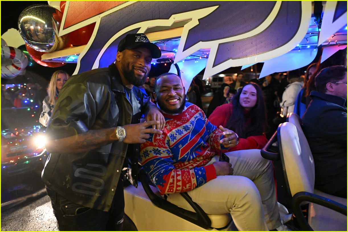 Holland Roden, Matthew Daddario, & 'Holiday Touchdown' Cast Reunite ...