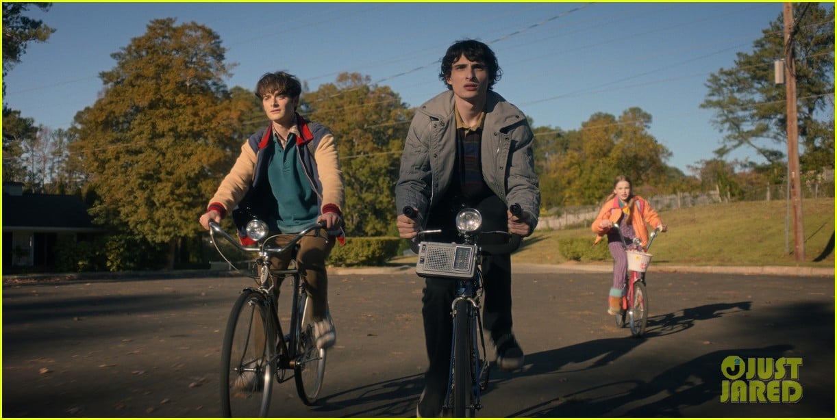 Who Plays Holly Wheeler? Why 'Stranger Things' Team Cast a New Actress ...