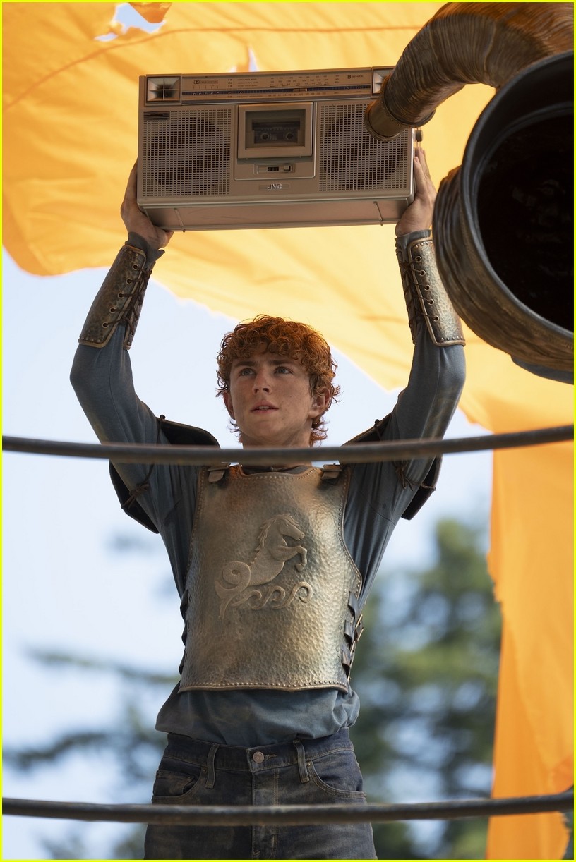 'Percy Jackson & the Olympians' Season 2 Trailer Brings 'Sea of ...