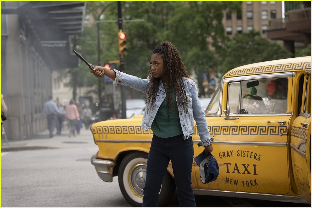 'Percy Jackson & the Olympians' Season 2 Trailer Brings 'Sea of ...