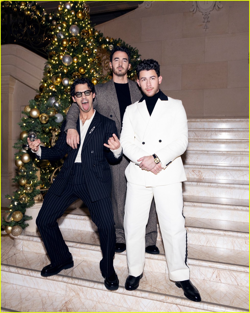 Go Behind-the-Scenes With Jonas Brothers at 'A Very Jonas Christmas Movie' Premiere With 50 ...