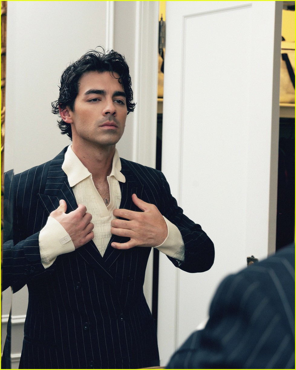 Go Behind-the-Scenes With Jonas Brothers at 'A Very Jonas Christmas ...