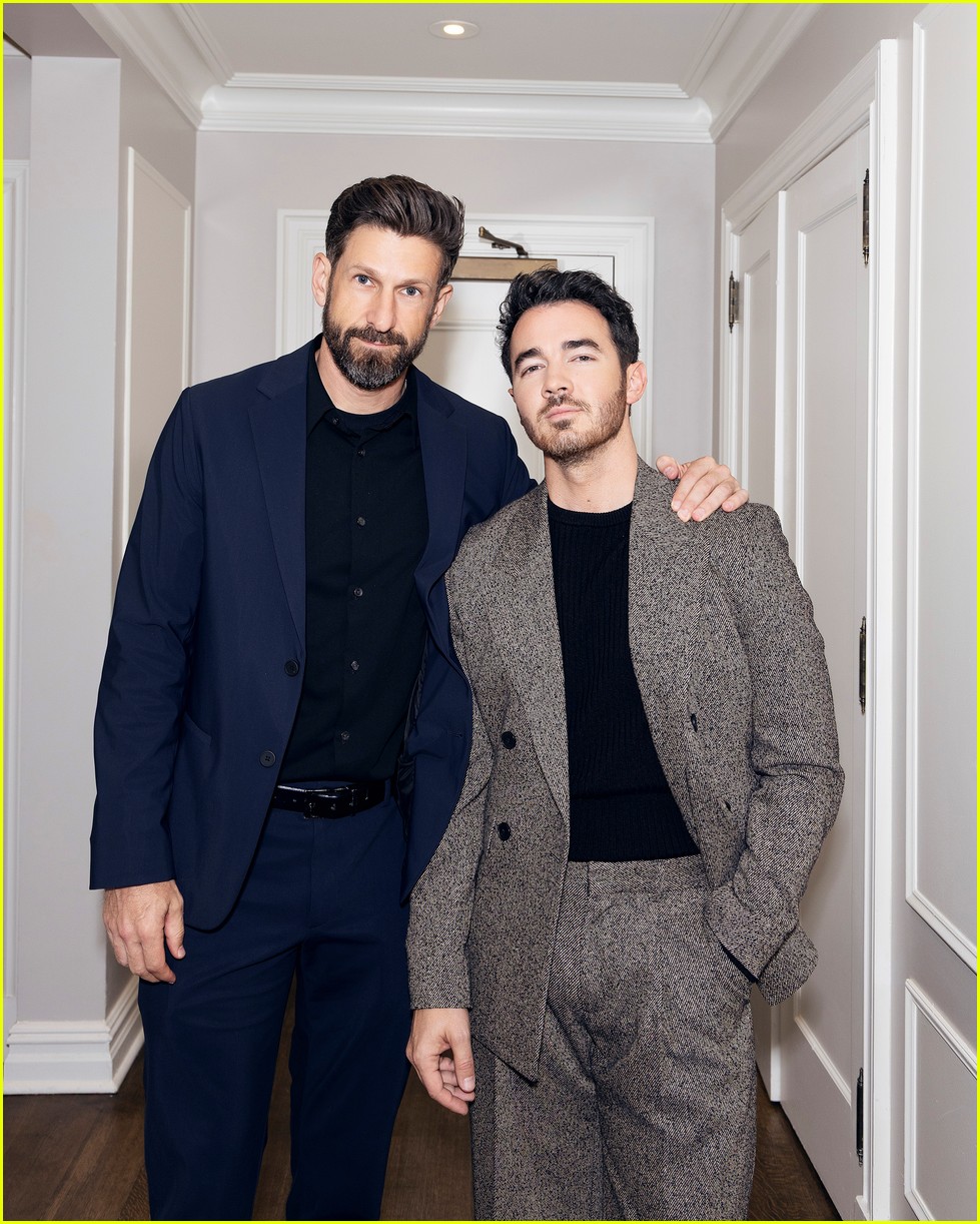 Go Behind-the-Scenes With Jonas Brothers at 'A Very Jonas Christmas Movie' Premiere With 50 ...