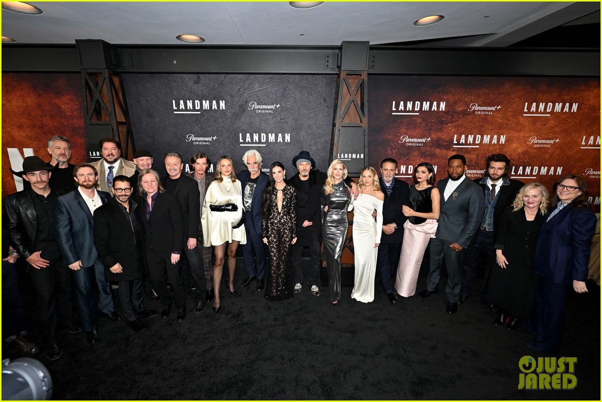 Pregnant Kayla Wallace Cradles Baby Bump With Husband Kevin McGarry at ...