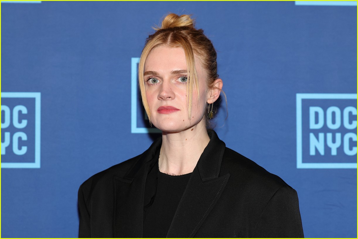 Rachel Zegler Shares Sweet Moments With Oscar Isaac & Brooke Shields at ...