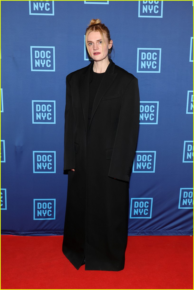 Rachel Zegler Shares Sweet Moments With Oscar Isaac & Brooke Shields at ...